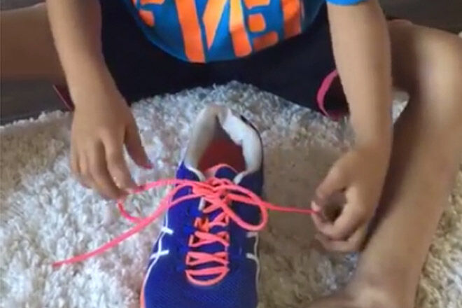 Trick to teaching kids shoelace tying within minutes