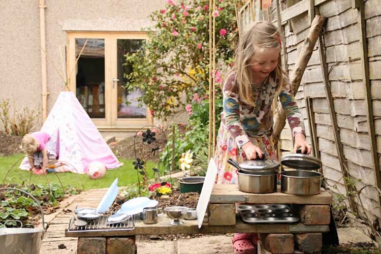 12 ingredients for creating the ultimate mud kitchen
