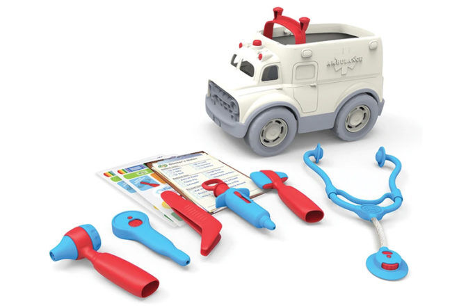 21 best kids doctor kits for imaginary play | Mum's Grapevine