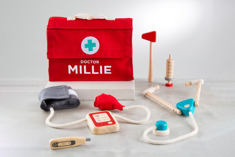 21 best kids doctor kits for imaginary play | Mum's Grapevine